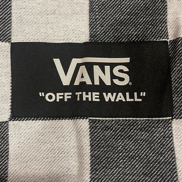 Vans | Bedding | New Vans Family Exclusive Throw Blanket In ...